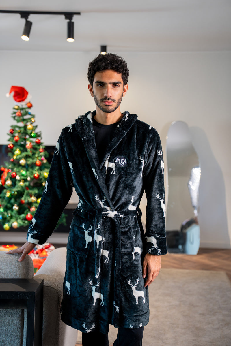 Snuggs Blanket Robe Black Reindeer – Snuggs Egypt