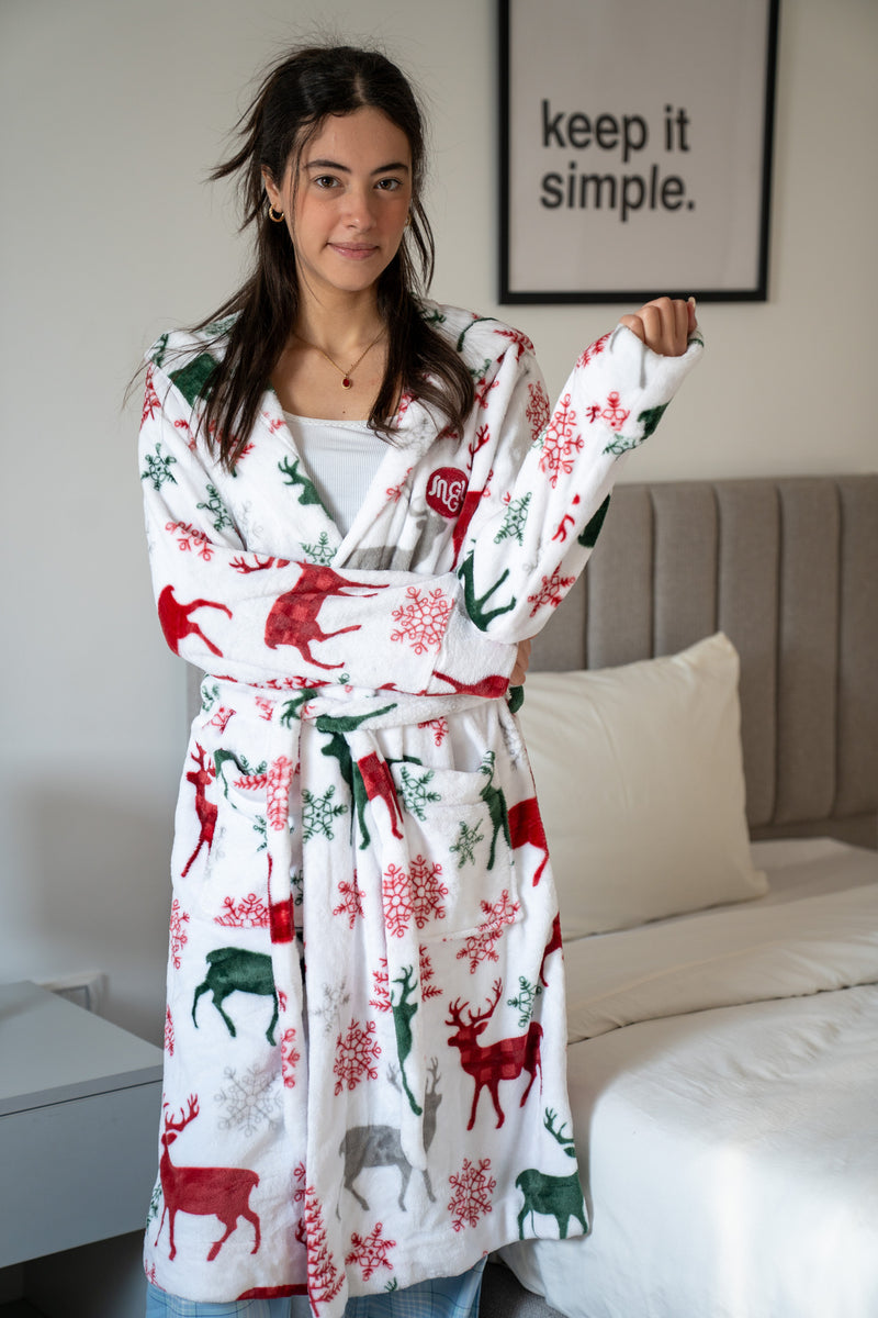Snuggs Blanket Robe Christmas White Reindeer – Snuggs Egypt