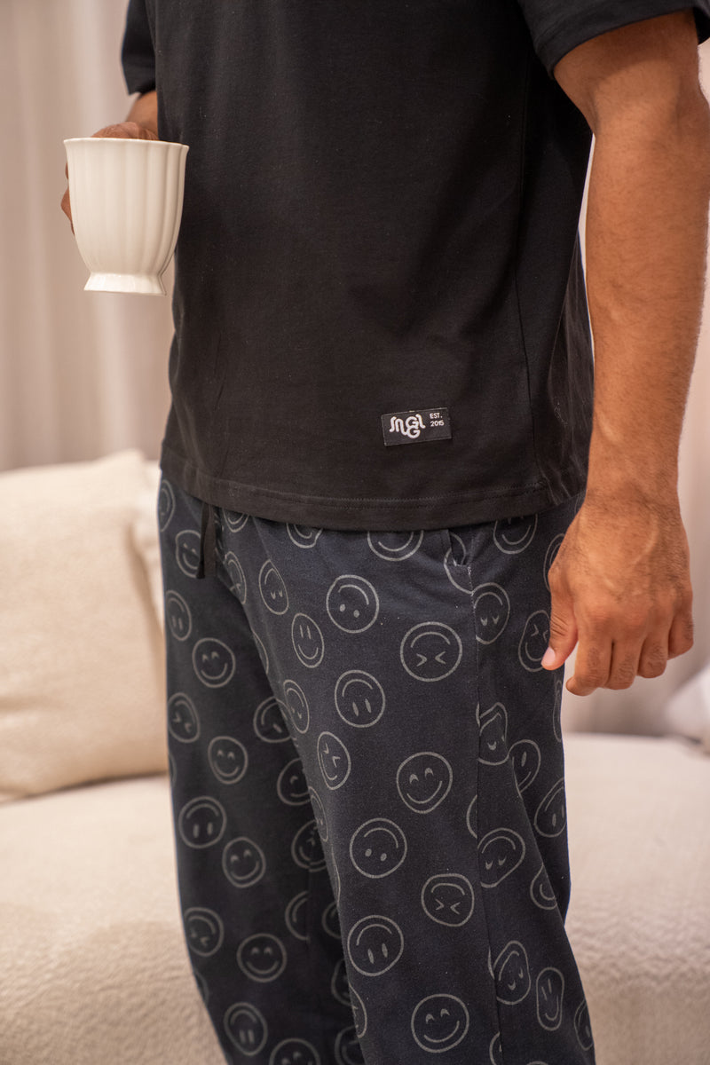 Men summer pajama set Black T-shirt + Smiley Face Pants – Snuggs Egypt
