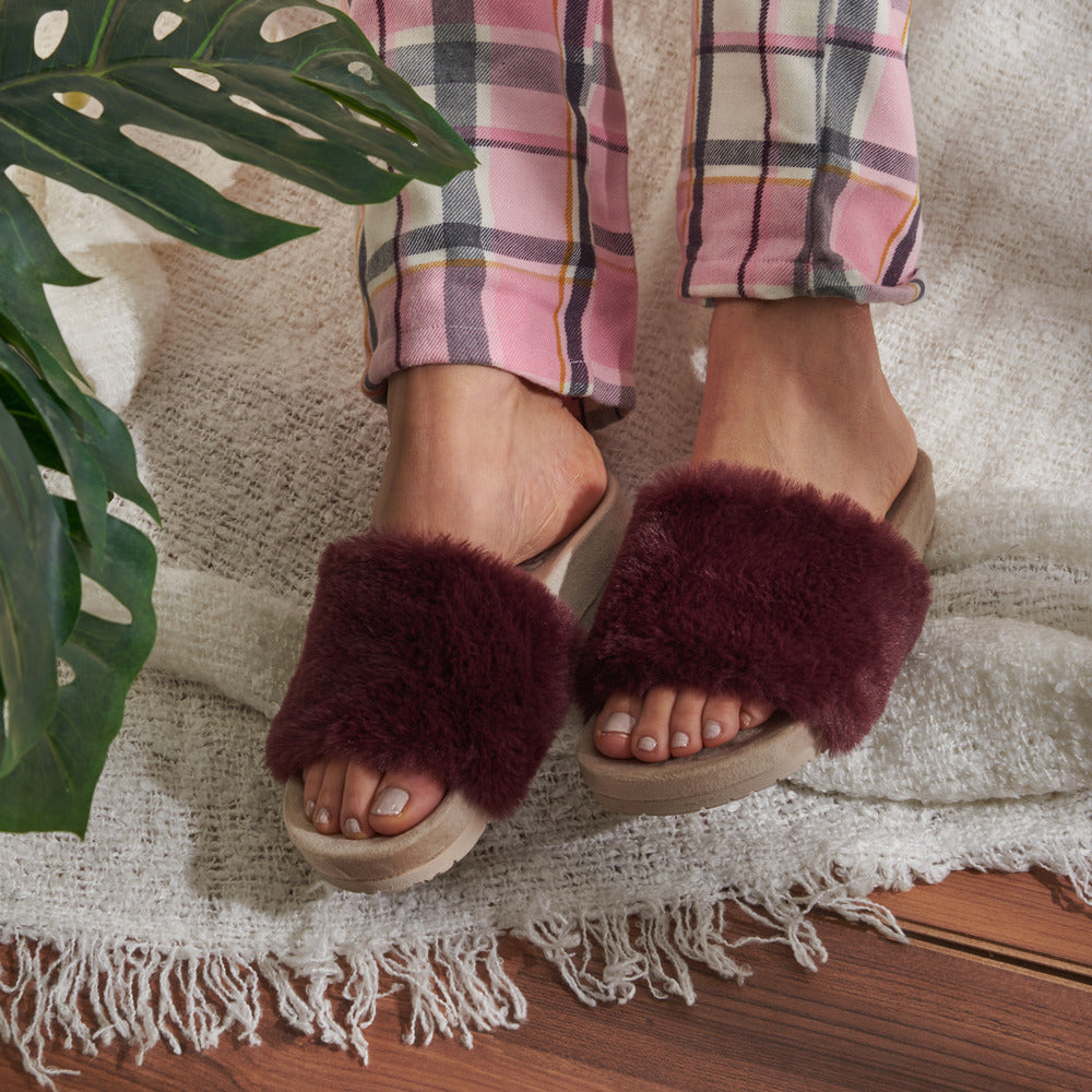 Snuggs fuzzy slippers – Snuggs Egypt
